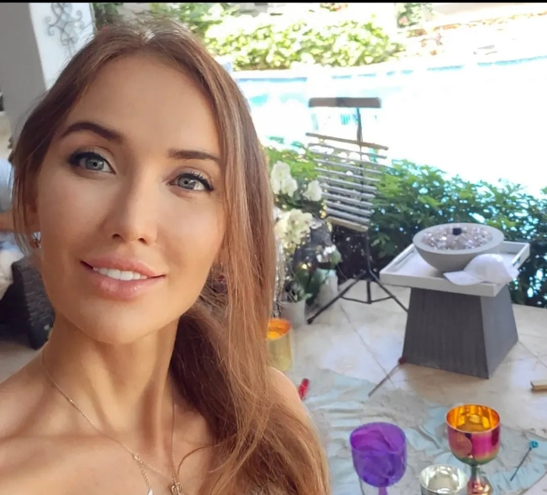 HERE AND NOW ⤵️ – Roxxy Crystals